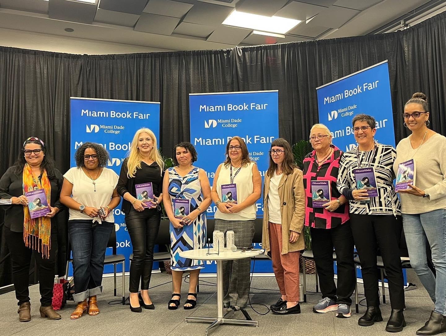 PRESENTACIÓN #NiLocasNiSolas en la Miami Book Fair – maría mínguez arias