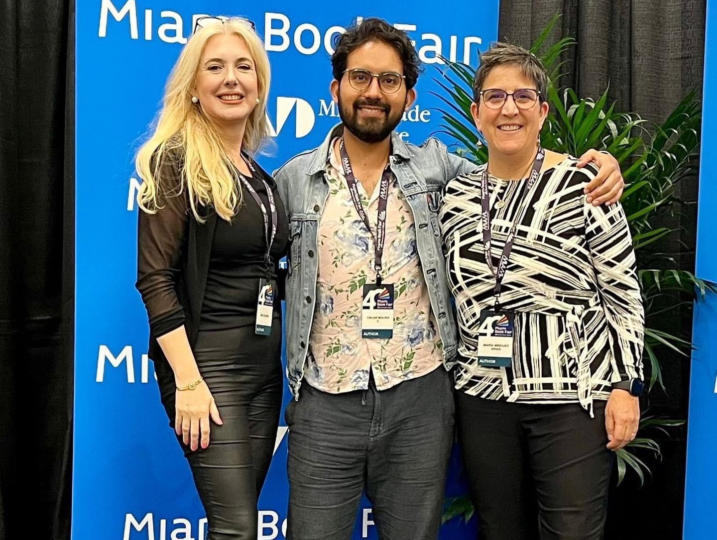 PRESENTACIÓN #NiLocasNiSolas en la Miami Book Fair – maría mínguez arias