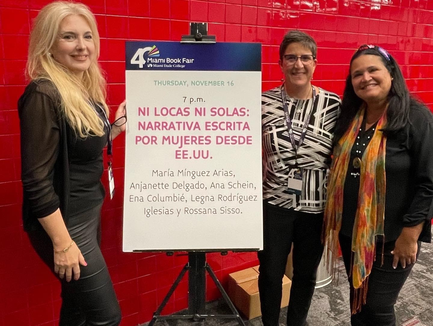 PRESENTACIÓN #NiLocasNiSolas en la Miami Book Fair – maría mínguez arias